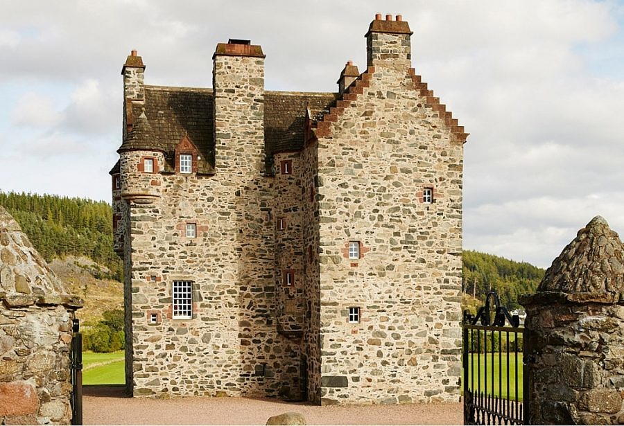Forter Castle | Perthshire, Scotland - Drummonds Bathrooms