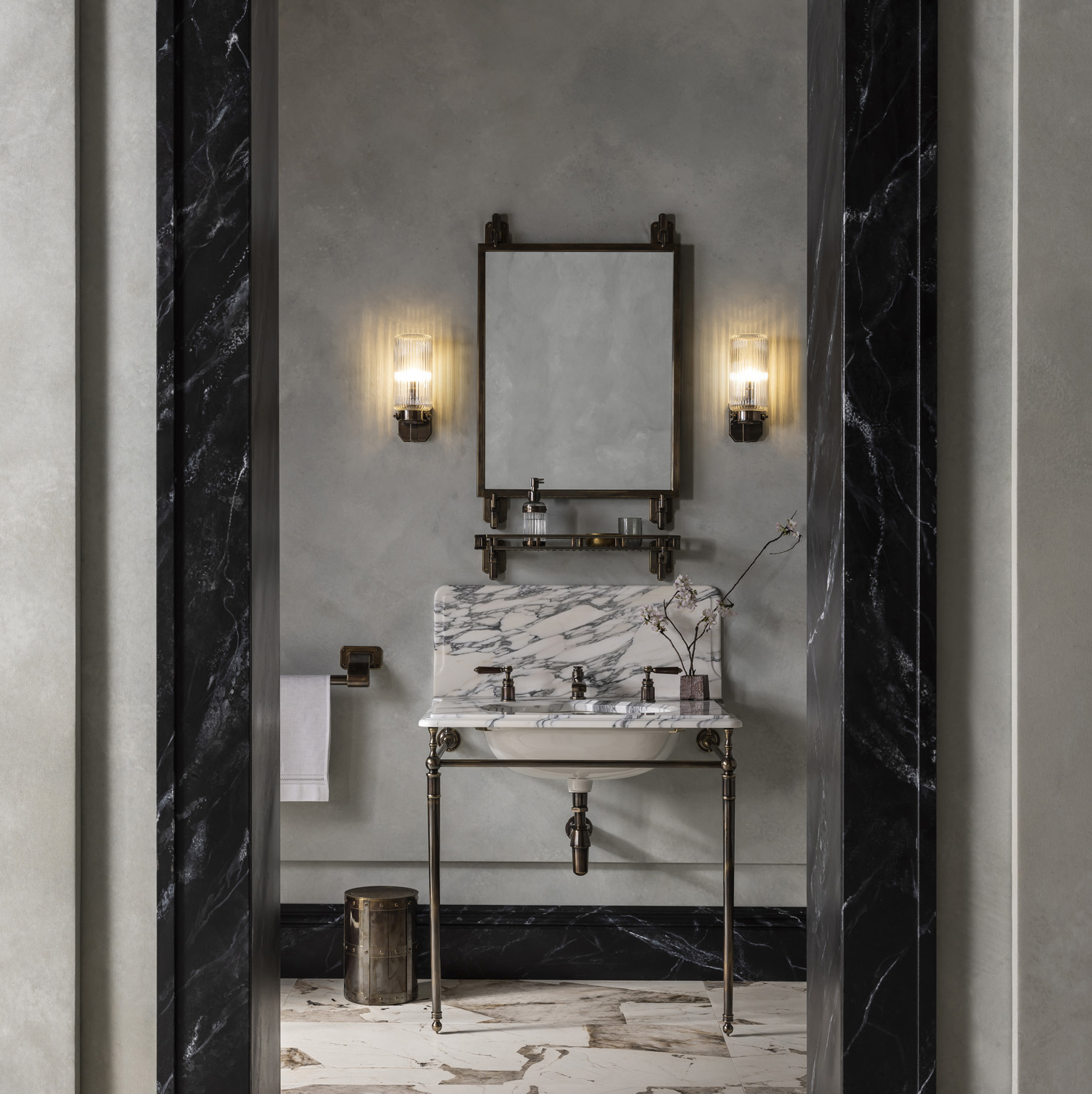 The Colvin Vanity Mirror by Steven Gambrel by Martin Brudnizki ...