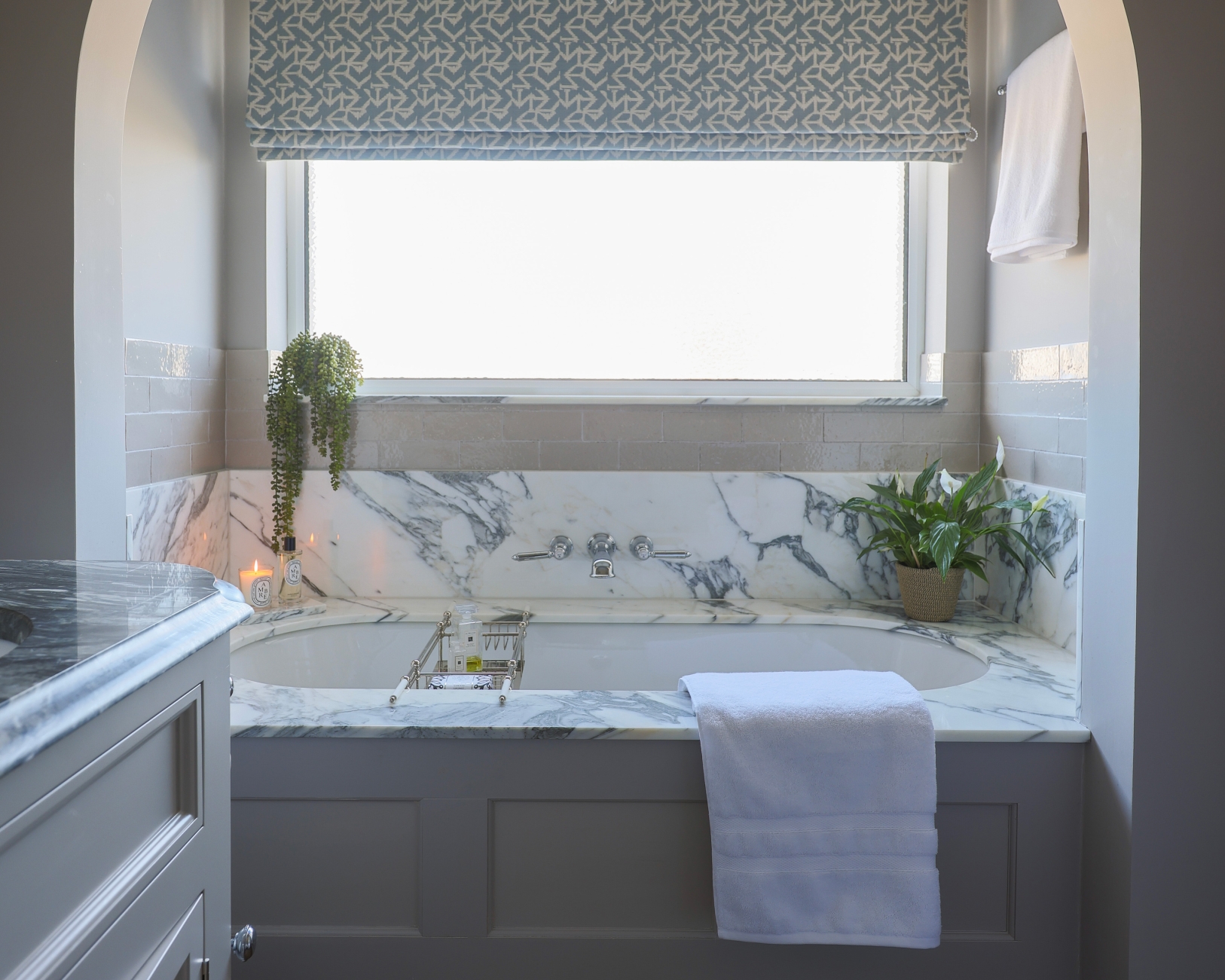 Undermount bathtub store